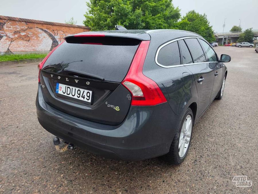 Volvo V60 2011 Šauļi, ar dzinēja tilpumu 1.60 L un nobraukumu 287 tūkst. km par 4900 €, foto 5 vietnē AUTOMOTO.COM.LV