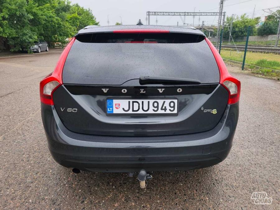 Volvo V60 2011 Šauļi, ar dzinēja tilpumu 1.60 L un nobraukumu 287 tūkst. km par 4900 €, foto 6 vietnē AUTOMOTO.COM.LV