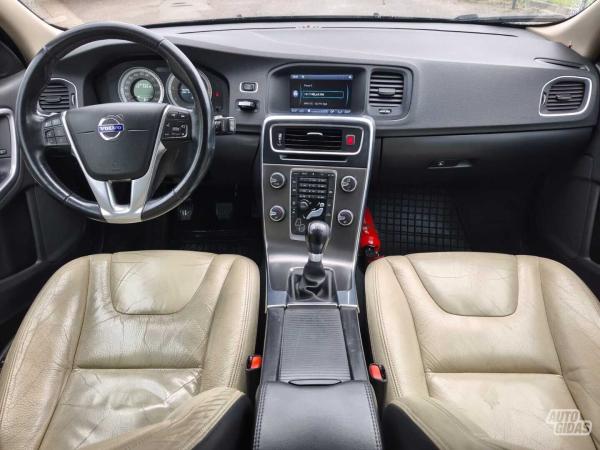 Volvo V60 2011 in Siauliai, with an engine capacity of 1.60 L and mileage of 287 thousand km for 4900 €, photo 9 on AUTOMOTO.COM.LV
