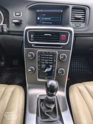 Volvo V60 2011 Šauļi, ar dzinēja tilpumu 1.60 L un nobraukumu 287 tūkst. km par 4900 €, foto 18 vietnē AUTOMOTO.COM.LV