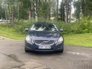 Volvo V60 2011 in Riga, with an engine capacity of 2.00 L and mileage of 0 thousand km for 4900 €, photo 4 on AUTOMOTO.COM.LV