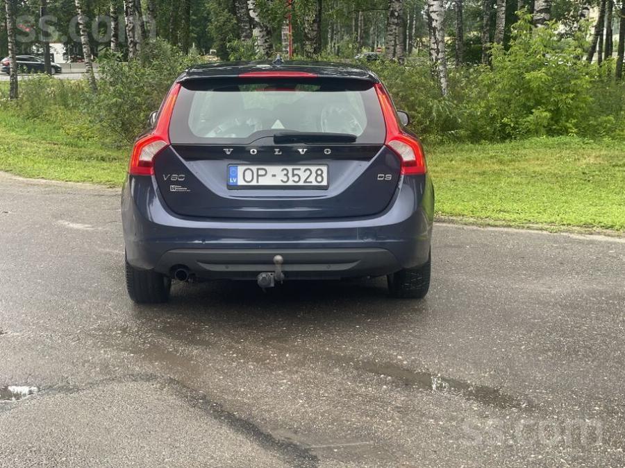 Volvo V60 2011 in Riga, with an engine capacity of 2.00 L and mileage of 0 thousand km for 4900 €, photo 7 on AUTOMOTO.COM.LV