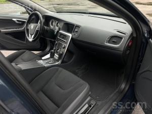 Volvo V60 2011 in Riga, with an engine capacity of 2.00 L and mileage of 0 thousand km for 4900 €, photo 9 on AUTOMOTO.COM.LV