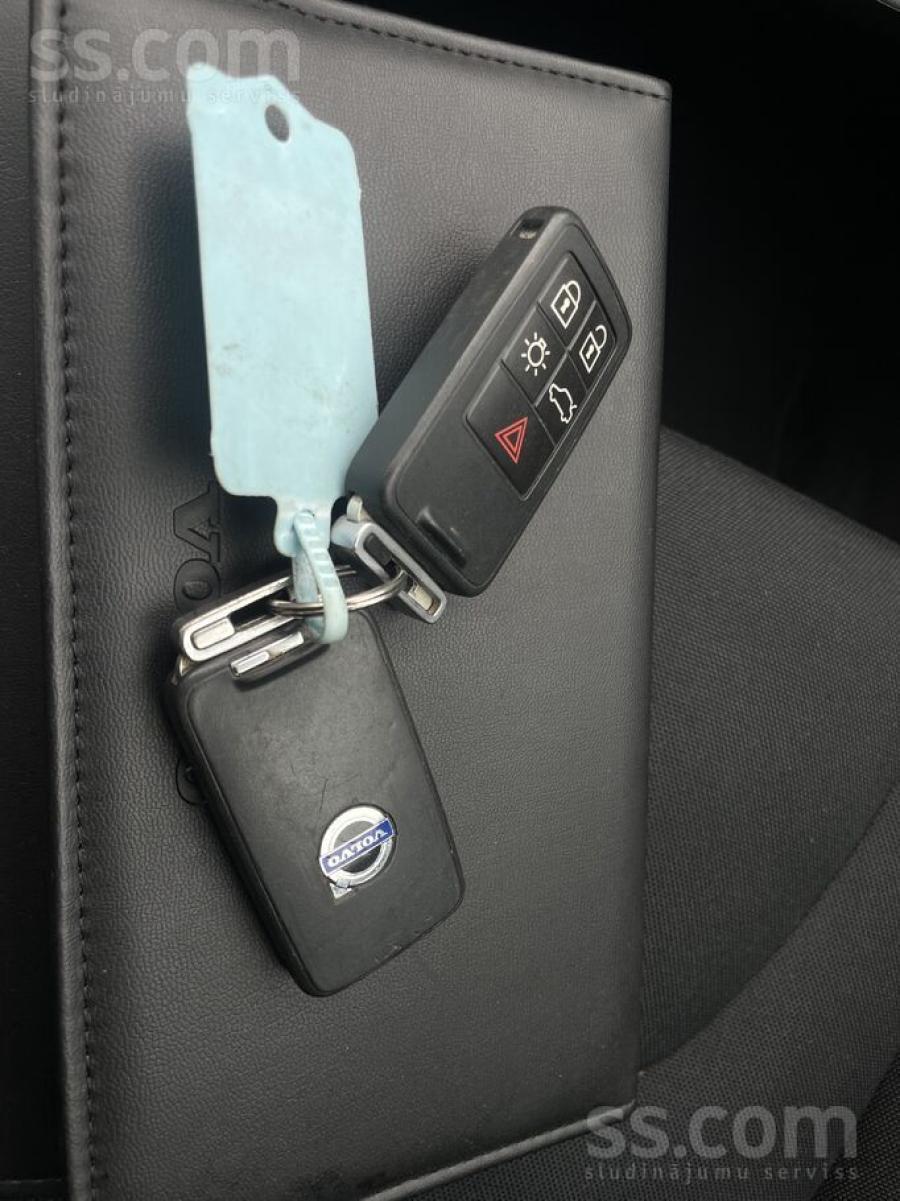 Volvo V60 2011 in Riga, with an engine capacity of 2.00 L and mileage of 0 thousand km for 4900 €, photo 16 on AUTOMOTO.COM.LV