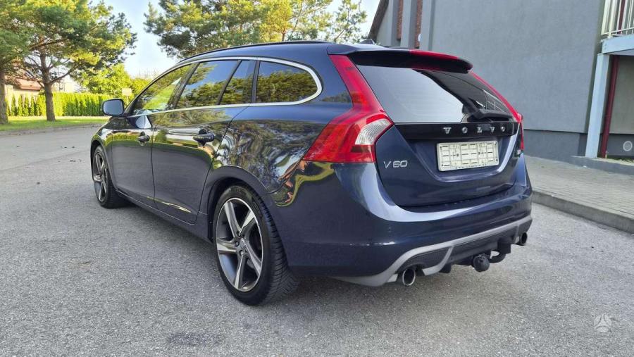Volvo V60 2011 Kauņa, ar dzinēja tilpumu 2.00 L un nobraukumu 335 tūkst. km par 4850 €, foto 9 vietnē AUTOMOTO.COM.LV