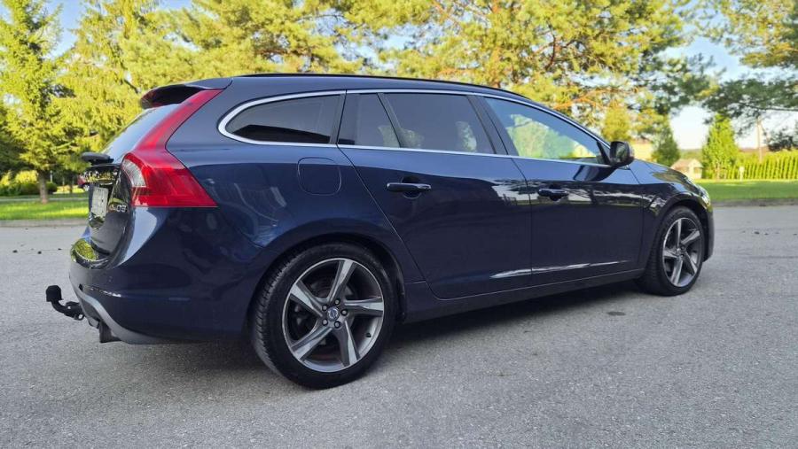 Volvo V60 2011 Kauņa, ar dzinēja tilpumu 2.00 L un nobraukumu 335 tūkst. km par 4850 €, foto 10 vietnē AUTOMOTO.COM.LV