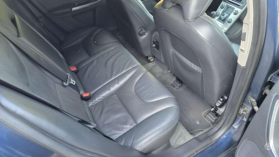 Volvo V60 2011 Kauņa, ar dzinēja tilpumu 2.00 L un nobraukumu 335 tūkst. km par 4850 €, foto 14 vietnē AUTOMOTO.COM.LV