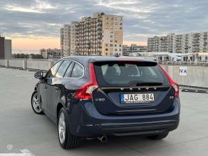 Volvo V60 2011 Viļņa, ar dzinēja tilpumu 1.98 L un nobraukumu 274 tūkst. km par 4350 €, foto 5 vietnē AUTOMOTO.COM.LV