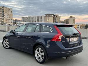 Volvo V60 2011 Viļņa, ar dzinēja tilpumu 1.98 L un nobraukumu 274 tūkst. km par 4350 €, foto 6 vietnē AUTOMOTO.COM.LV