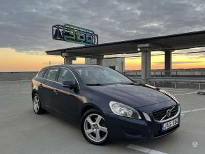 Volvo V60 2011 Viļņa, ar dzinēja tilpumu 1.98 L un nobraukumu 274 tūkst. km par 4350 €, foto 7 vietnē AUTOMOTO.COM.LV