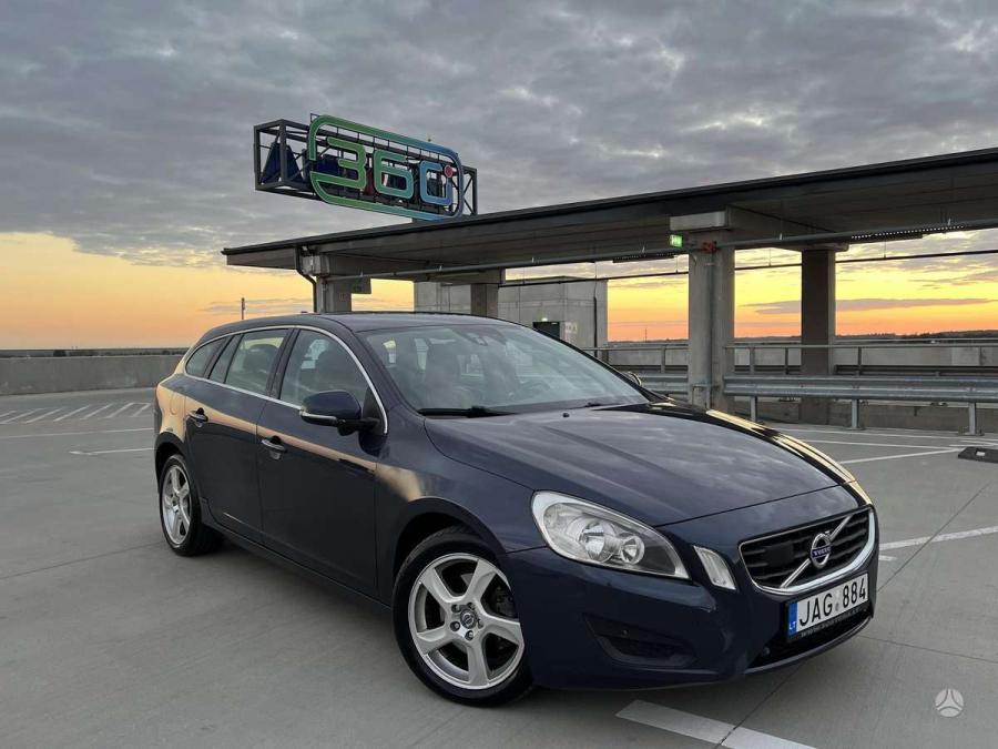 Volvo V60 2011 Viļņa, ar dzinēja tilpumu 1.98 L un nobraukumu 274 tūkst. km par 4350 €, foto 7 vietnē AUTOMOTO.COM.LV