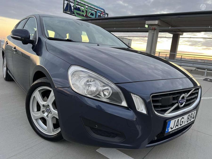 Volvo V60 2011 Viļņa, ar dzinēja tilpumu 1.98 L un nobraukumu 274 tūkst. km par 4350 €, foto 9 vietnē AUTOMOTO.COM.LV