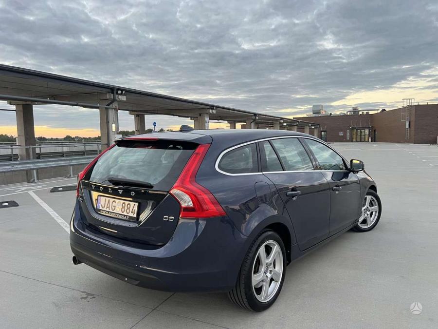 Volvo V60 2011 Viļņa, ar dzinēja tilpumu 1.98 L un nobraukumu 274 tūkst. km par 4350 €, foto 14 vietnē AUTOMOTO.COM.LV