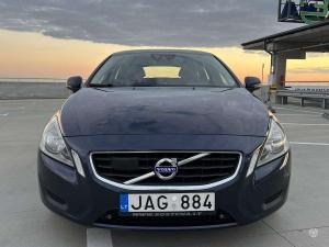 Volvo V60 2011 Viļņa, ar dzinēja tilpumu 1.98 L un nobraukumu 274 tūkst. km par 4350 €, foto 15 vietnē AUTOMOTO.COM.LV