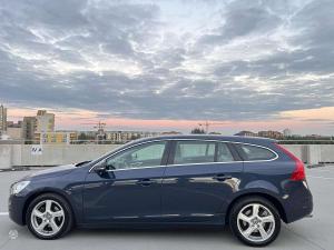 Volvo V60 2011 Viļņa, ar dzinēja tilpumu 1.98 L un nobraukumu 274 tūkst. km par 4350 €, foto 16 vietnē AUTOMOTO.COM.LV