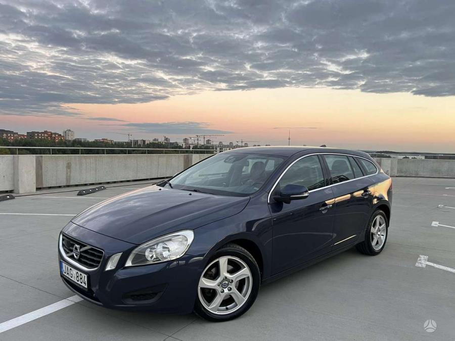 Volvo V60 2011 Viļņa, ar dzinēja tilpumu 1.98 L un nobraukumu 274 tūkst. km par 4350 €, foto 17 vietnē AUTOMOTO.COM.LV