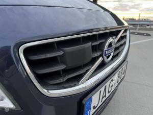 Volvo V60 2011 Viļņa, ar dzinēja tilpumu 1.98 L un nobraukumu 274 tūkst. km par 4350 €, foto 23 vietnē AUTOMOTO.COM.LV