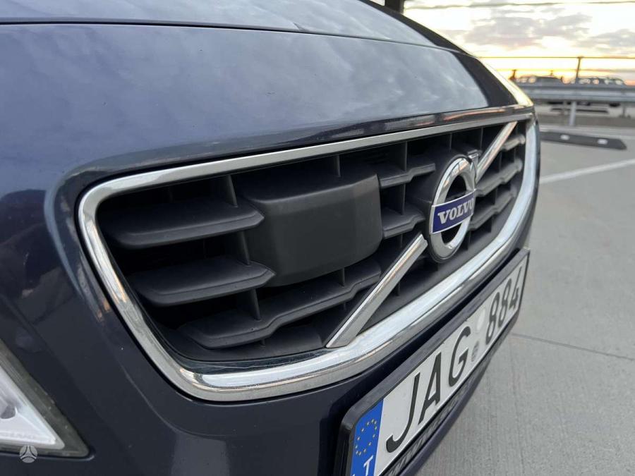 Volvo V60 2011 Viļņa, ar dzinēja tilpumu 1.98 L un nobraukumu 274 tūkst. km par 4350 €, foto 23 vietnē AUTOMOTO.COM.LV
