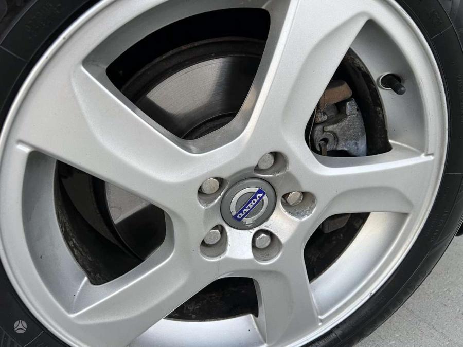 Volvo V60 2011 Viļņa, ar dzinēja tilpumu 1.98 L un nobraukumu 274 tūkst. km par 4350 €, foto 25 vietnē AUTOMOTO.COM.LV