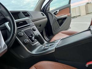 Volvo V60 2011 Viļņa, ar dzinēja tilpumu 1.98 L un nobraukumu 274 tūkst. km par 4350 €, foto 36 vietnē AUTOMOTO.COM.LV
