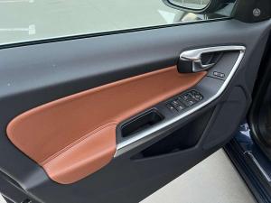 Volvo V60 2011 Viļņa, ar dzinēja tilpumu 1.98 L un nobraukumu 274 tūkst. km par 4350 €, foto 38 vietnē AUTOMOTO.COM.LV