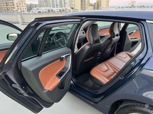 Volvo V60 2011 Viļņa, ar dzinēja tilpumu 1.98 L un nobraukumu 274 tūkst. km par 4350 €, foto 41 vietnē AUTOMOTO.COM.LV