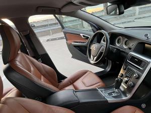 Volvo V60 2011 Viļņa, ar dzinēja tilpumu 1.98 L un nobraukumu 274 tūkst. km par 4350 €, foto 43 vietnē AUTOMOTO.COM.LV