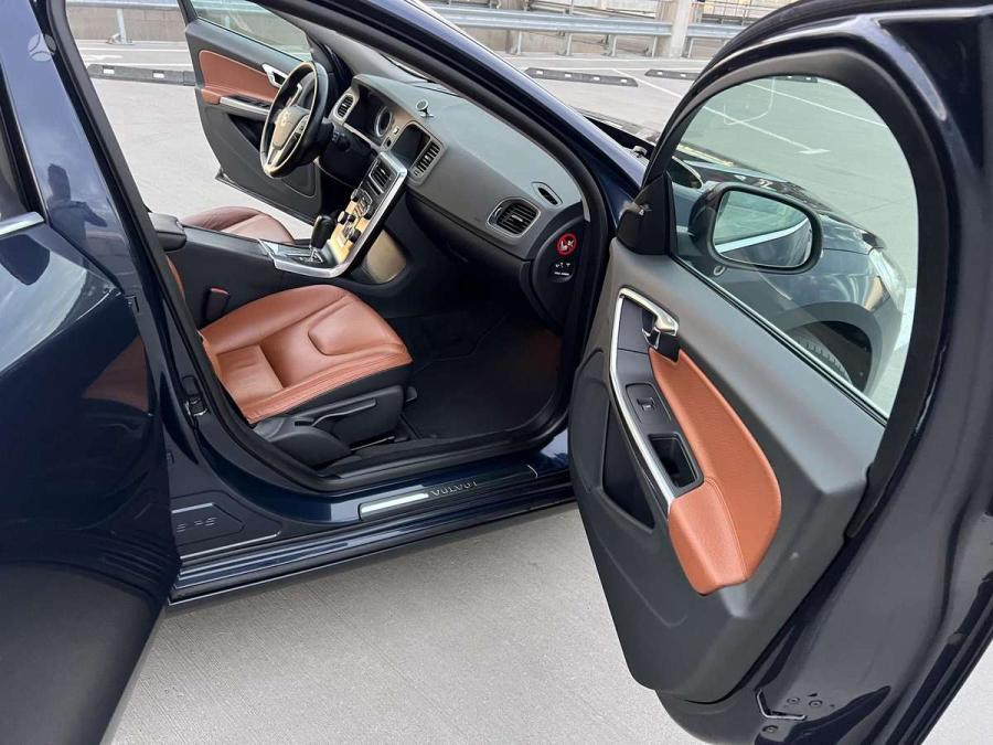 Volvo V60 2011 Viļņa, ar dzinēja tilpumu 1.98 L un nobraukumu 274 tūkst. km par 4350 €, foto 44 vietnē AUTOMOTO.COM.LV