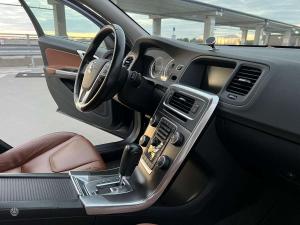 Volvo V60 2011 Viļņa, ar dzinēja tilpumu 1.98 L un nobraukumu 274 tūkst. km par 4350 €, foto 47 vietnē AUTOMOTO.COM.LV