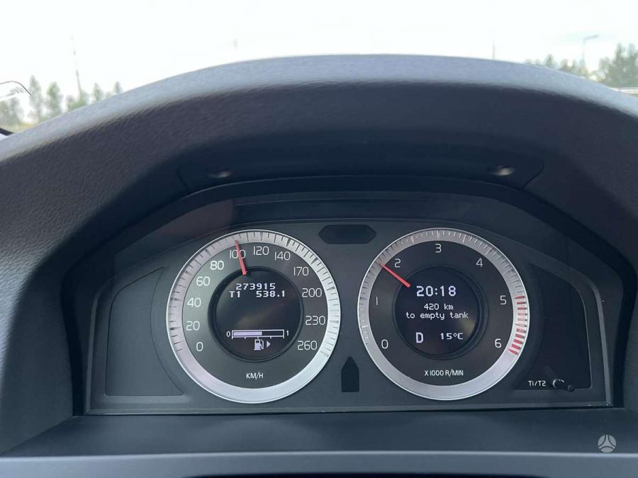 Volvo V60 2011 Viļņa, ar dzinēja tilpumu 1.98 L un nobraukumu 274 tūkst. km par 4350 €, foto 52 vietnē AUTOMOTO.COM.LV