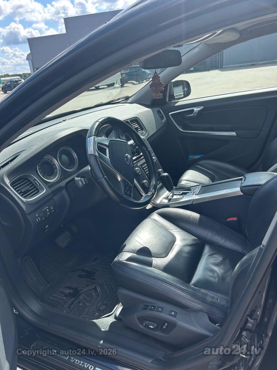 Volvo V60 2011 Tallina, ar dzinēja tilpumu 2.40 L un nobraukumu 235 tūkst. km par 8400 €, foto 10 vietnē AUTOMOTO.COM.LV