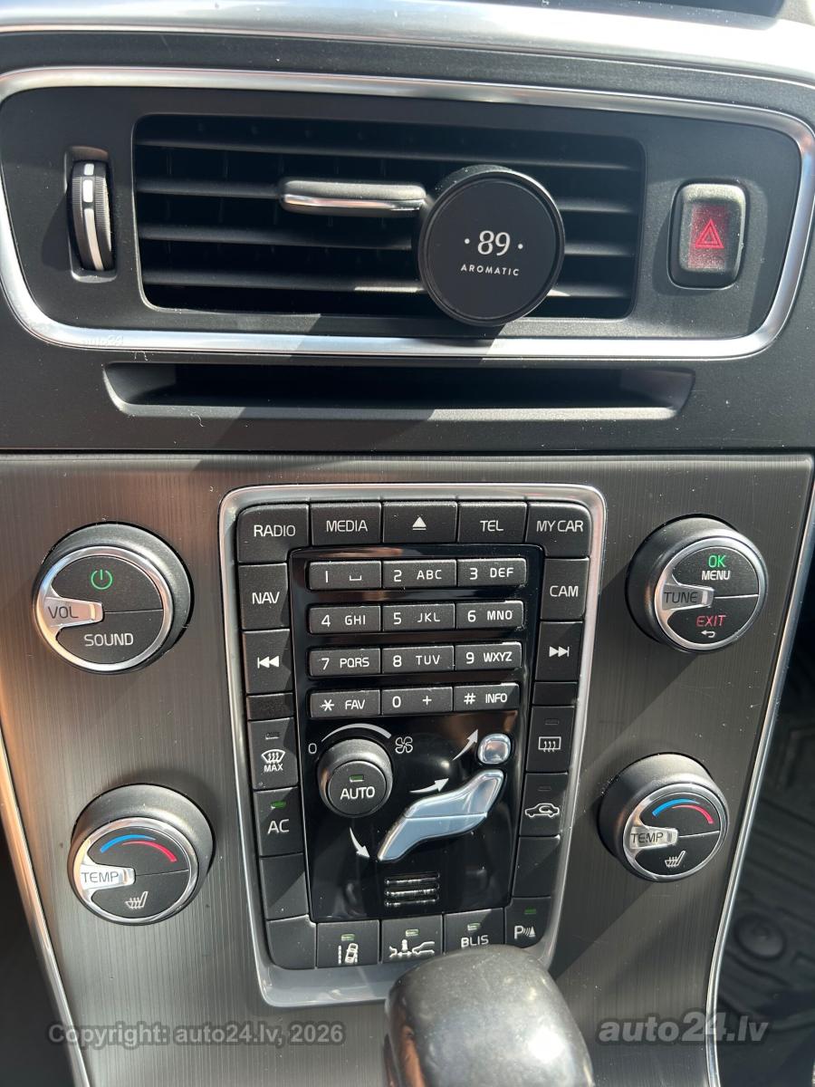 Volvo V60 2011 Tallina, ar dzinēja tilpumu 2.40 L un nobraukumu 235 tūkst. km par 8400 €, foto 13 vietnē AUTOMOTO.COM.LV