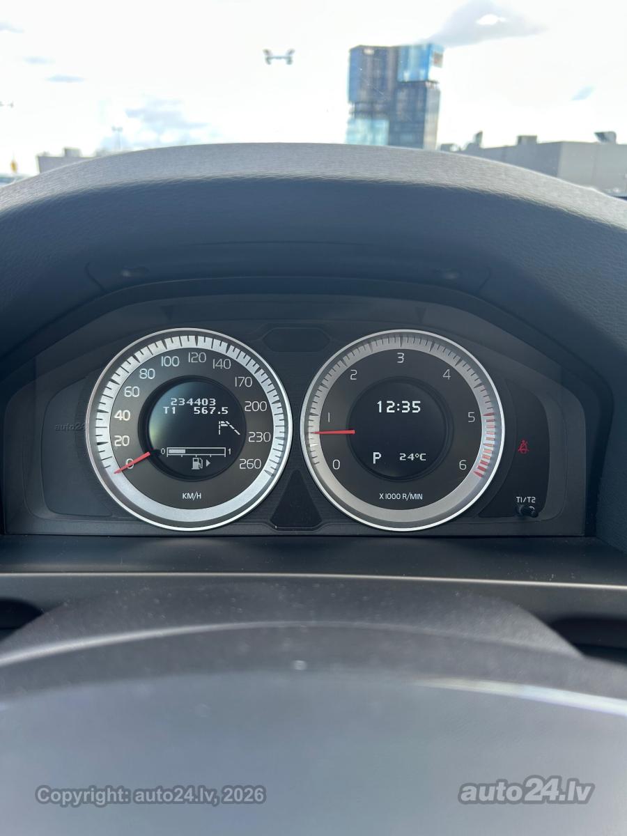 Volvo V60 2011 Tallina, ar dzinēja tilpumu 2.40 L un nobraukumu 235 tūkst. km par 8400 €, foto 17 vietnē AUTOMOTO.COM.LV