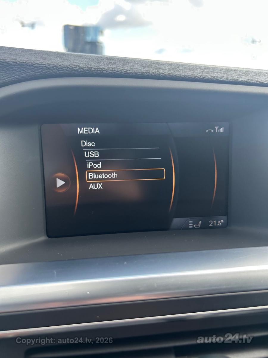 Volvo V60 2011 Tallina, ar dzinēja tilpumu 2.40 L un nobraukumu 235 tūkst. km par 8400 €, foto 18 vietnē AUTOMOTO.COM.LV
