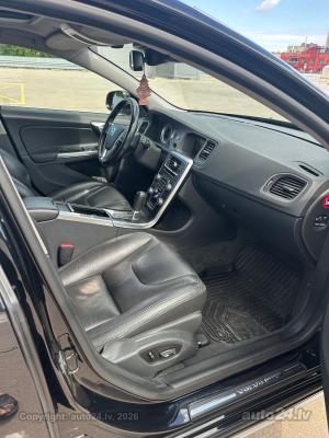 Volvo V60 2011 Tallina, ar dzinēja tilpumu 2.40 L un nobraukumu 235 tūkst. km par 8400 €, foto 21 vietnē AUTOMOTO.COM.LV