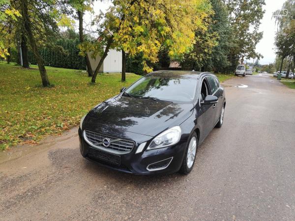 Volvo V60 2011 Kauņa, ar dzinēja tilpumu 1.60 L un nobraukumu 247 tūkst. km par 3950 €, foto 1 vietnē AUTOMOTO.COM.LV