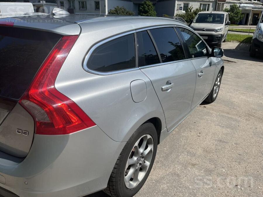 Volvo V60 2012 in Riga, with an engine capacity of 2.00 L and mileage of 336 thousand km for 5900 €, photo 12 on AUTOMOTO.COM.LV