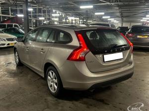 Volvo V60 2012 Viļņa, ar dzinēja tilpumu 1.56 L un nobraukumu 296 tūkst. km par 4900 €, foto 3 vietnē AUTOMOTO.COM.LV