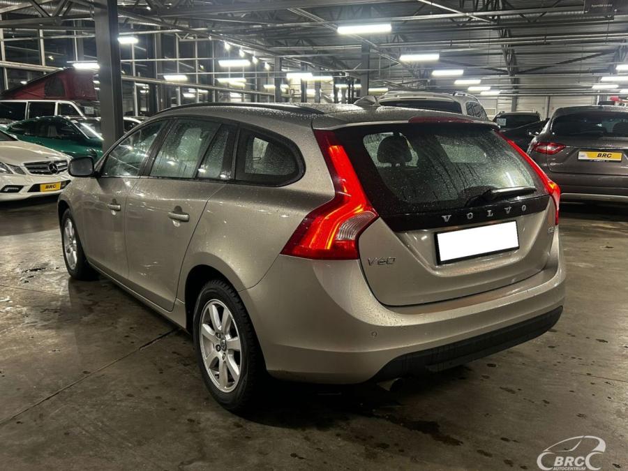 Volvo V60 2012 Viļņa, ar dzinēja tilpumu 1.56 L un nobraukumu 296 tūkst. km par 4900 €, foto 3 vietnē AUTOMOTO.COM.LV