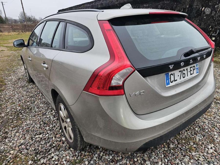 Volvo V60 2012 Tauragė, ar dzinēja tilpumu 1.56 L un nobraukumu 250 tūkst. km par 4500 €, foto 2 vietnē AUTOMOTO.COM.LV