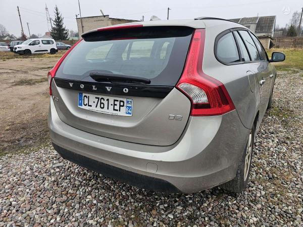 Volvo V60 2012 Tauragė, ar dzinēja tilpumu 1.56 L un nobraukumu 250 tūkst. km par 4500 €, foto 4 vietnē AUTOMOTO.COM.LV