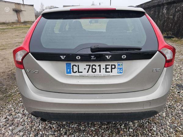 Volvo V60 2012 Tauragė, ar dzinēja tilpumu 1.56 L un nobraukumu 250 tūkst. km par 4500 €, foto 5 vietnē AUTOMOTO.COM.LV