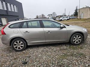 Volvo V60 2012 Tauragė, ar dzinēja tilpumu 1.56 L un nobraukumu 250 tūkst. km par 4500 €, foto 6 vietnē AUTOMOTO.COM.LV