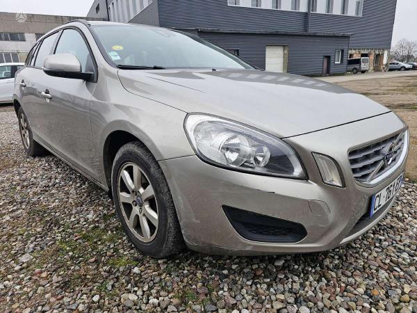 Volvo V60 2012 Tauragė, ar dzinēja tilpumu 1.56 L un nobraukumu 250 tūkst. km par 4500 €, foto 10 vietnē AUTOMOTO.COM.LV