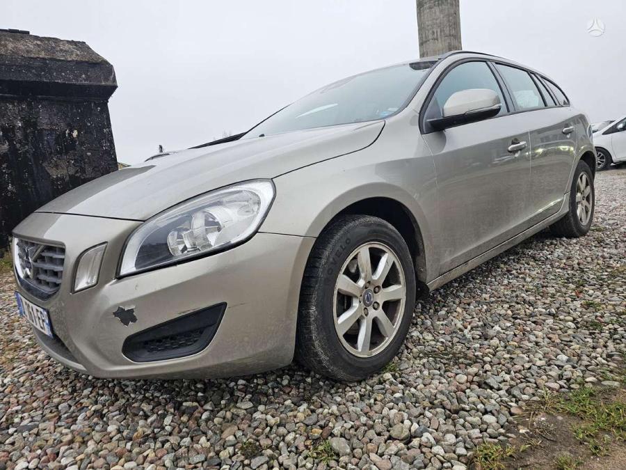 Volvo V60 2012 Tauragė, ar dzinēja tilpumu 1.56 L un nobraukumu 250 tūkst. km par 4500 €, foto 12 vietnē AUTOMOTO.COM.LV