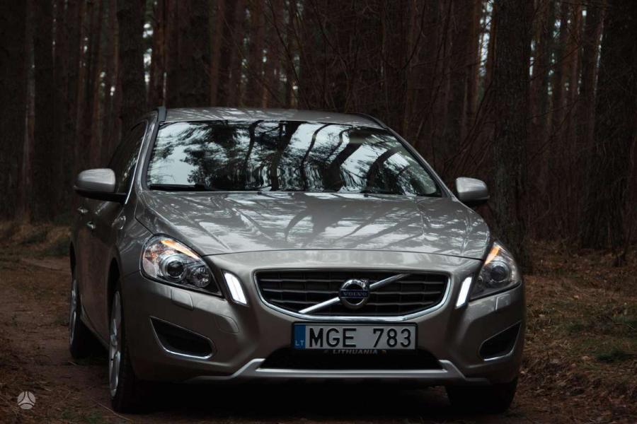 Volvo V60 2012 in Taurage, with an engine capacity of 1.56 L and mileage of 420 thousand km for 6000 €, photo 1 on AUTOMOTO.COM.LV