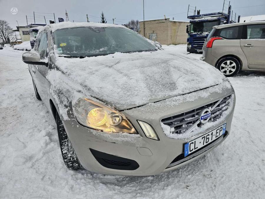 Вольво B60 2012 в Таураге, объемом двигателя 1.56 л и пробегом 240 тыс. км за 4300 €, фото 7 на AUTOMOTO.COM.LV
