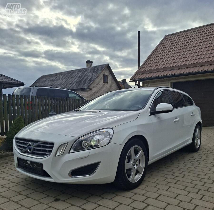 Volvo V60 2012 Kauņa, ar dzinēja tilpumu 2.00 L un nobraukumu 315 tūkst. km par 5200 €, foto 1 vietnē AUTOMOTO.COM.LV