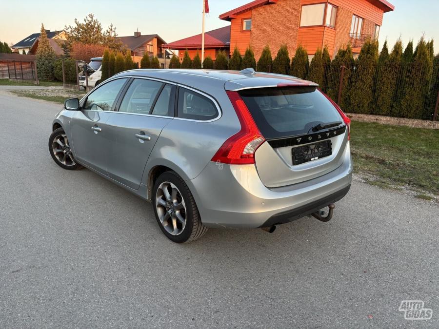 Volvo V60 2012 in Kaunas, with an engine capacity of 1.60 L and mileage of 289 thousand km for 5250 €, photo 3 on AUTOMOTO.COM.LV