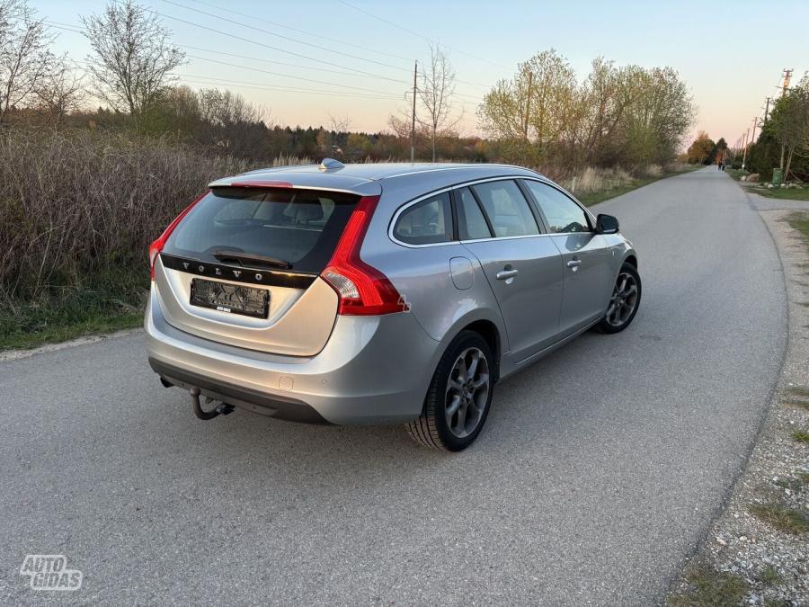 Volvo V60 2012 in Kaunas, with an engine capacity of 1.60 L and mileage of 289 thousand km for 5250 €, photo 4 on AUTOMOTO.COM.LV